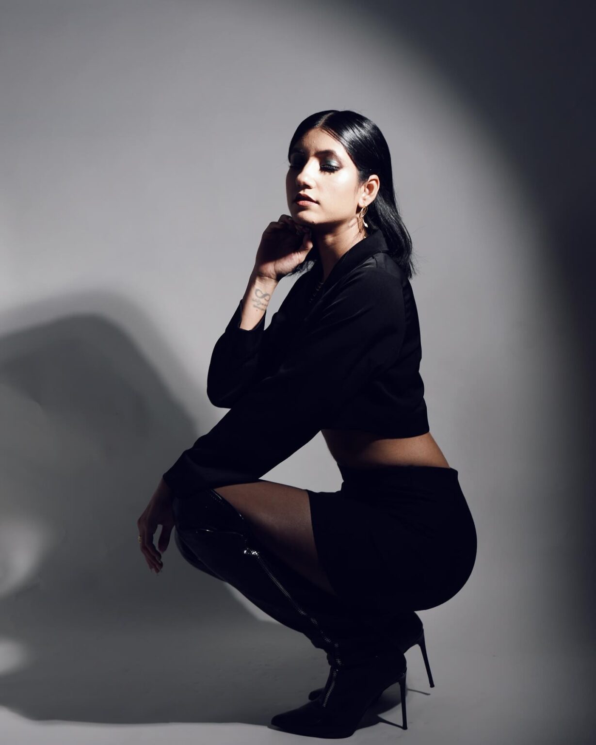 Xyaa in Black One Piece: Exclusive Photos Inside from Female Streamer's ...