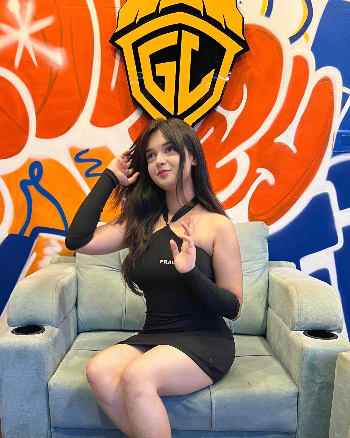 Mizoislive in Black Dress: Proof of Her Love for Black Outfits - Check ...