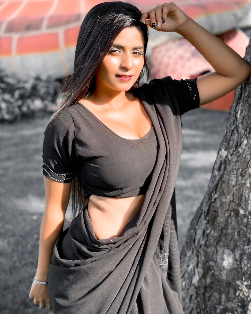 Suhana Khan: Elevate Your Wardrobe with Suhuuu's Signature Red Dress Looks