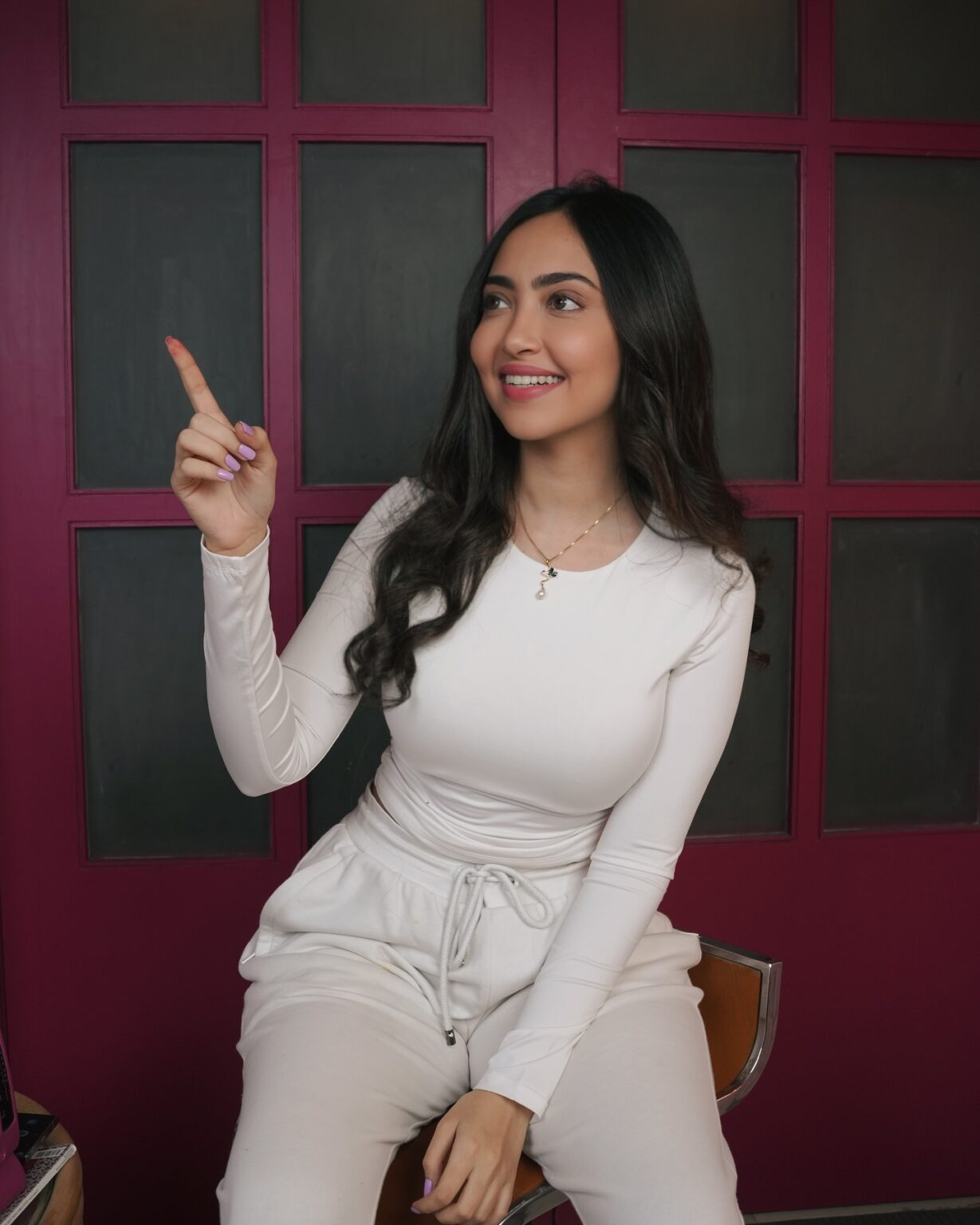 Kaashvi In cute yet bold White Top Has Left us Speechless: Pics inside